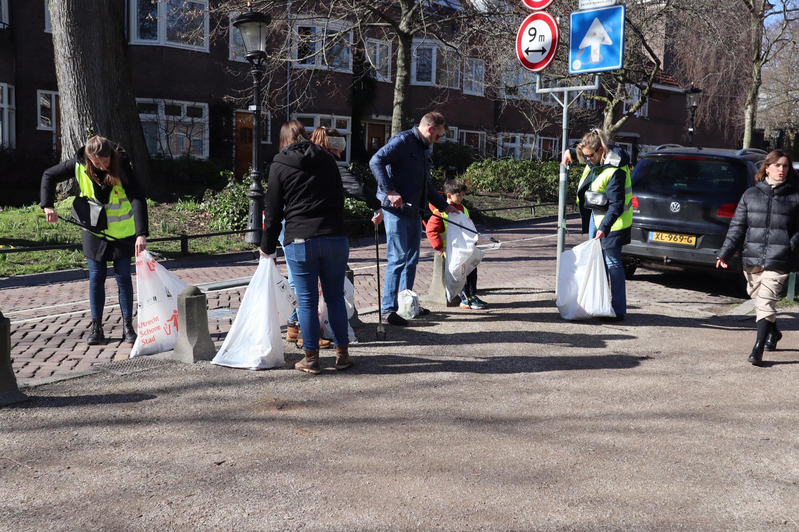 NLDoet: Clean-up rondom de Strijkviertelplas