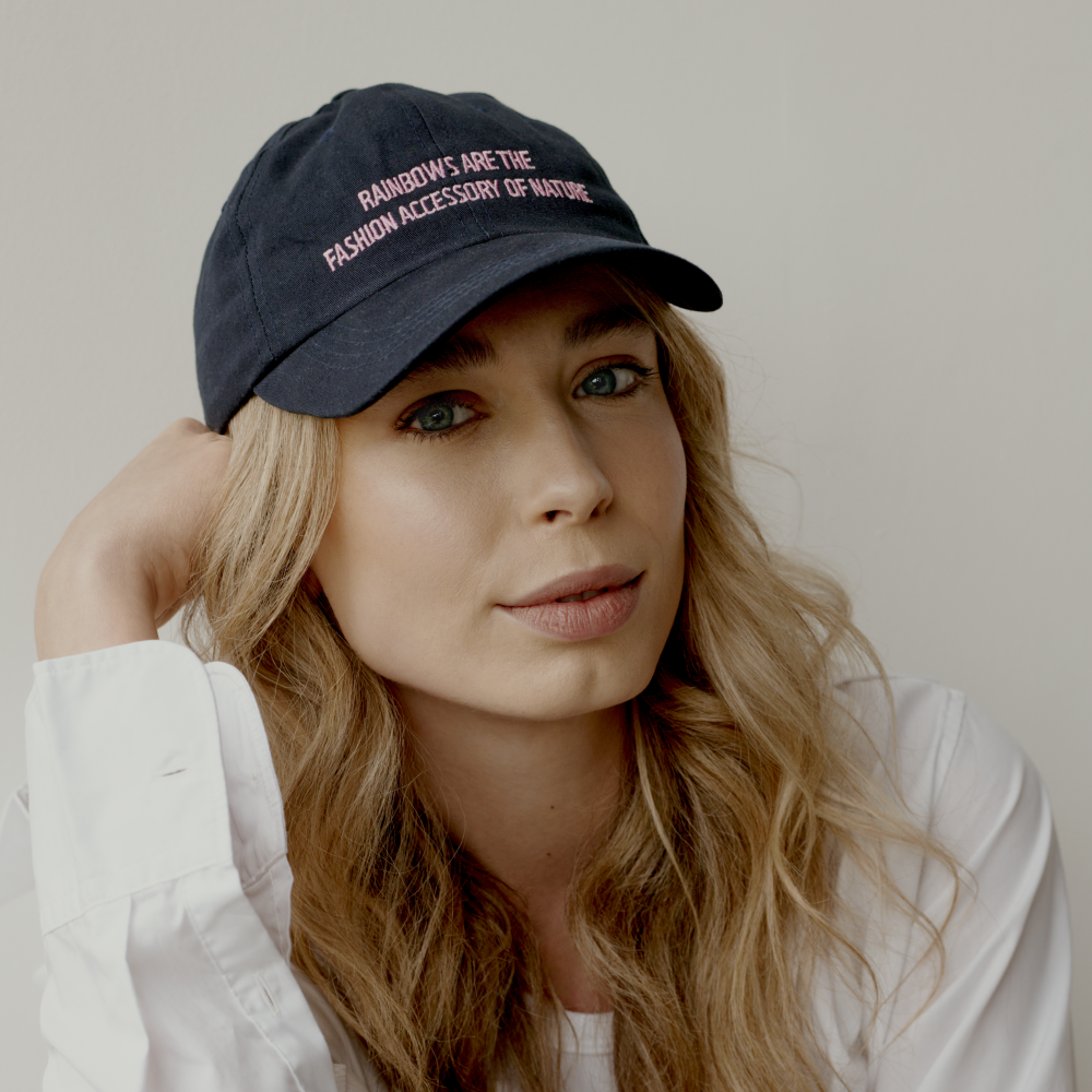 WWF Statement Cap - blauw met roze tekst - Rainbows - Loiza Lamers